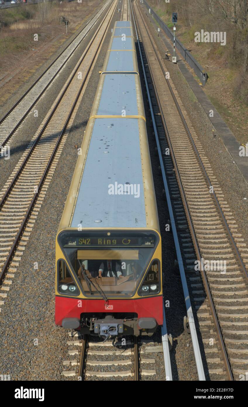 Ringbahn S42, Berlin, Deutschland Stock Photo - Alamy