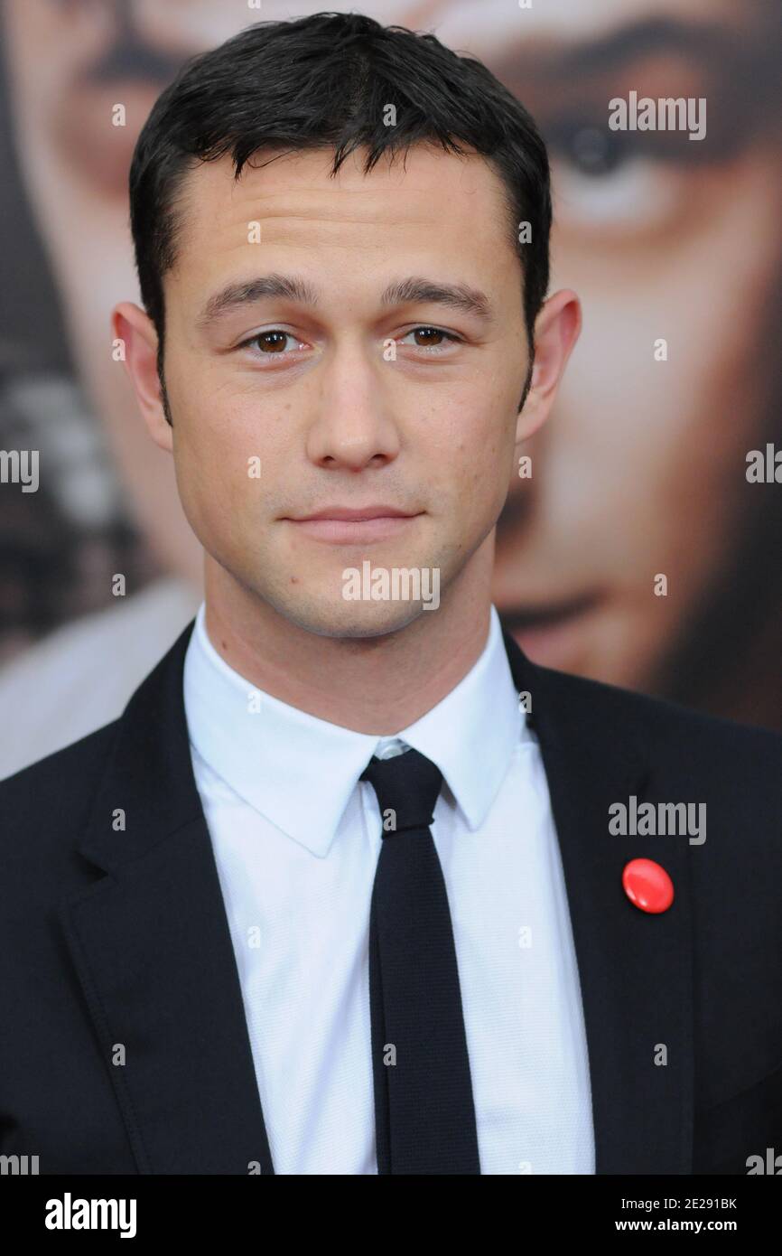 Joseph Gordon-Lewitt attends the premiere of '50/50' at the Ziegfeld ...
