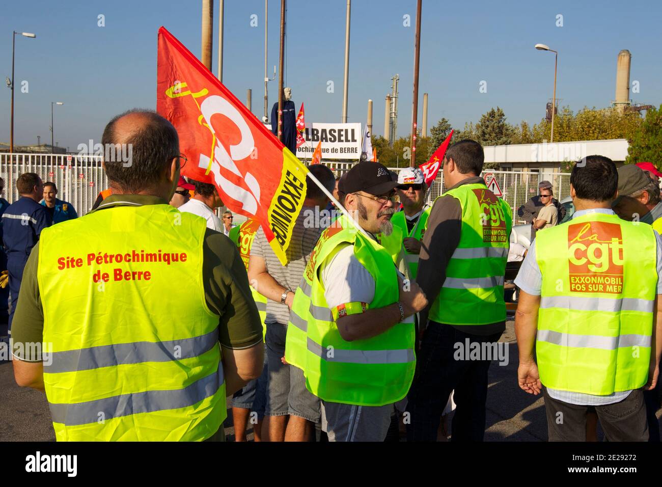 Workers of Berre petrochemical refinery complex block the entrance to ...