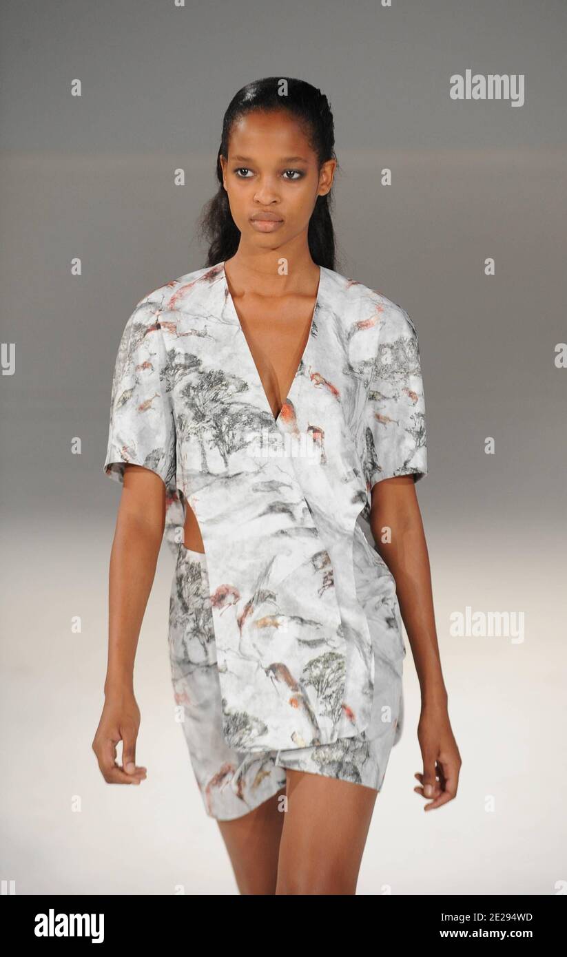Designer hussein chalayan hi-res stock photography and images - Alamy
