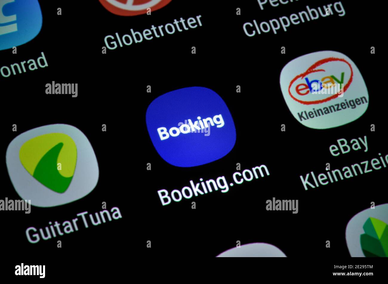Smartphone, Display, App, booking.com Stock Photo - Alamy