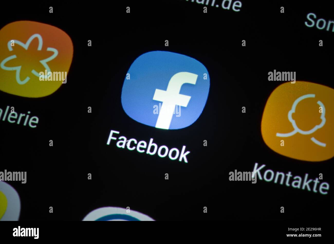 Smartphone, Display, App, Facebook Stock Photo - Alamy