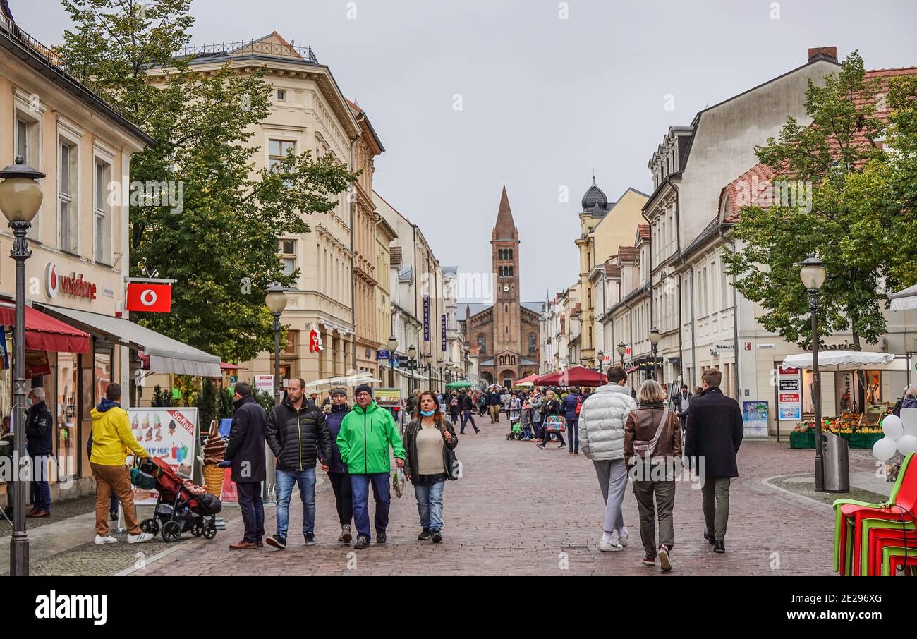 Deutschland fussgangerzone hi-res stock photography and images - Alamy