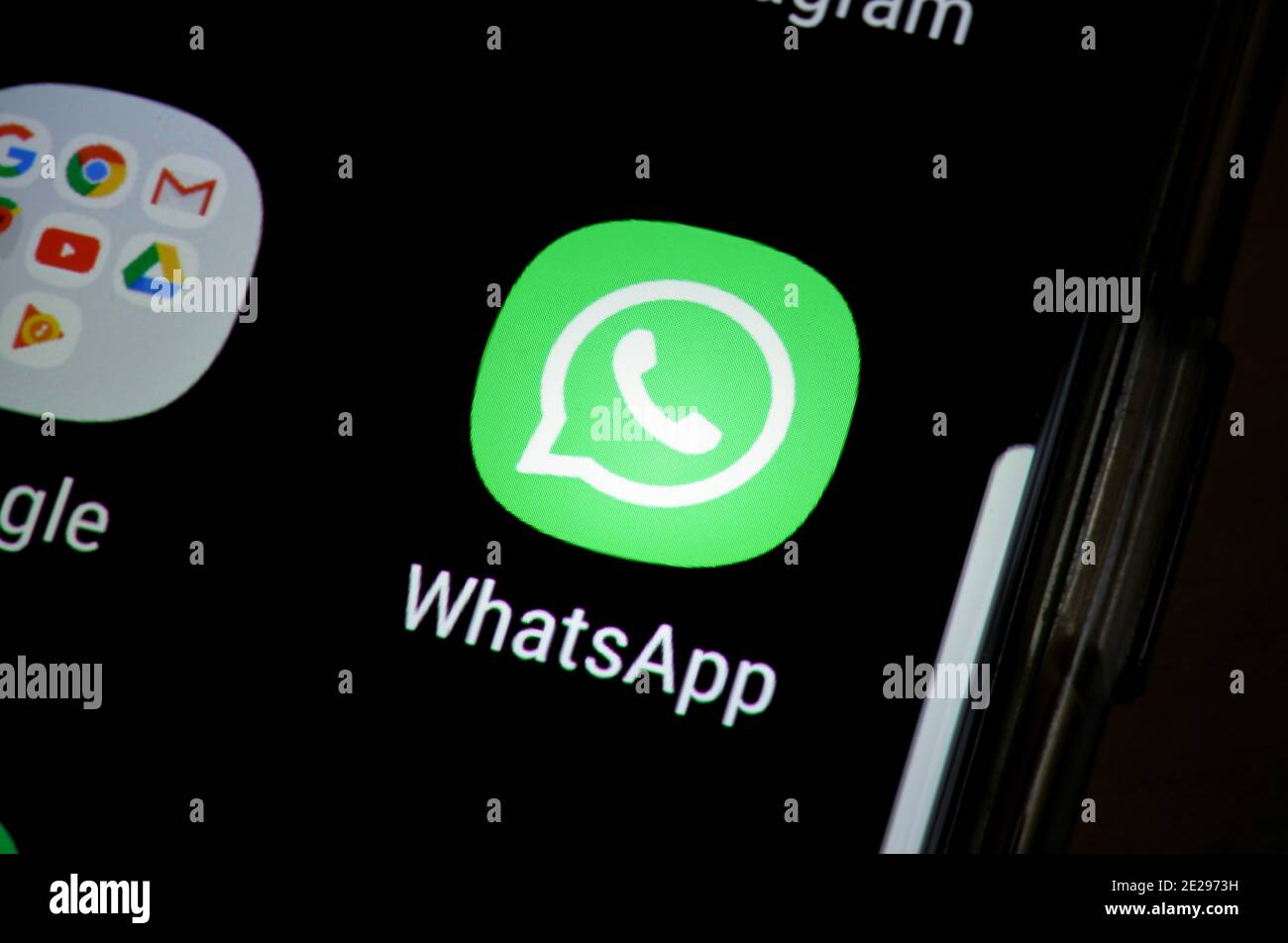 Smartphone, Display, App, WhatsApp Stock Photo - Alamy