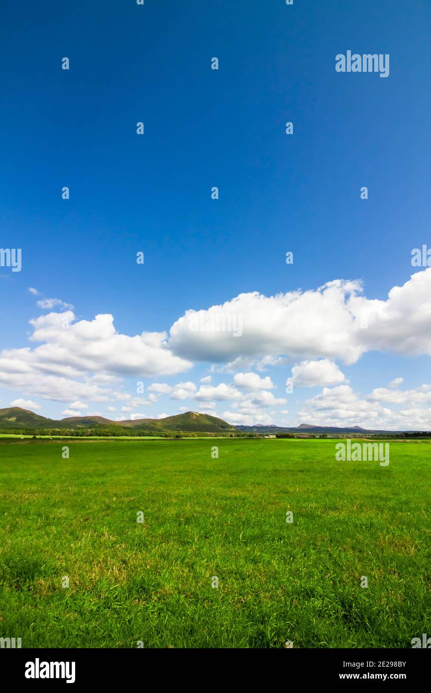 The magnificent grasslands and sky scenery of Hokkaido Stock Photo - Alamy