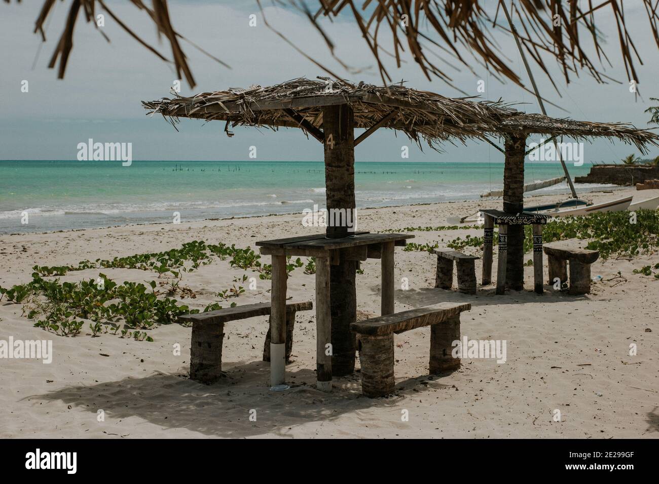 Straw mats hi-res stock photography and images - Alamy