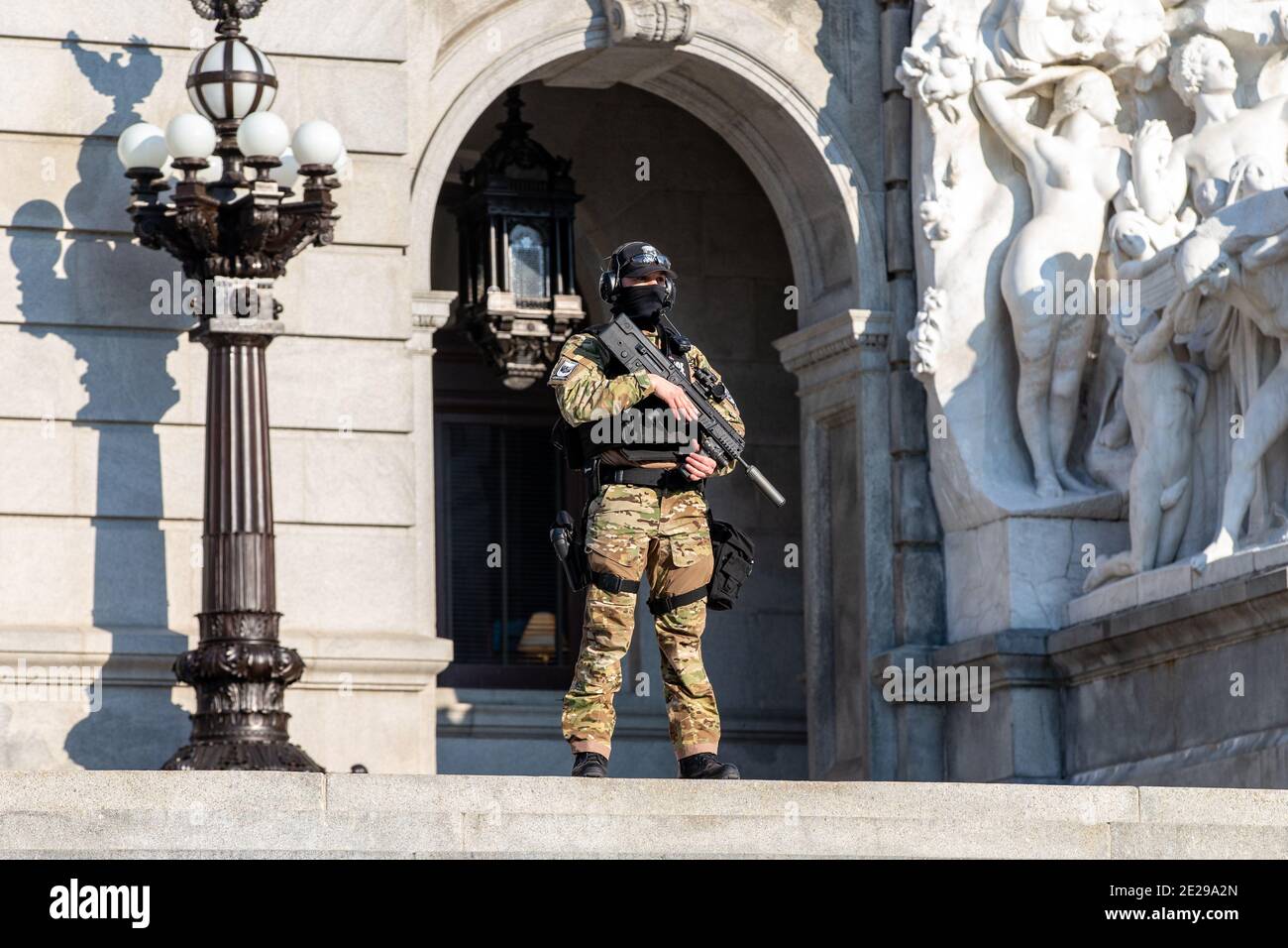 Capitol police response hi-res stock photography and images - Alamy
