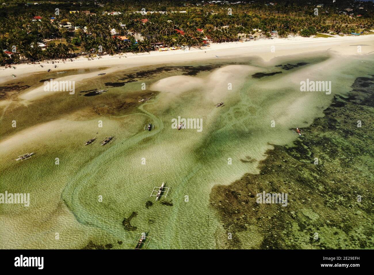 Camera ships hi-res stock photography and images - Alamy