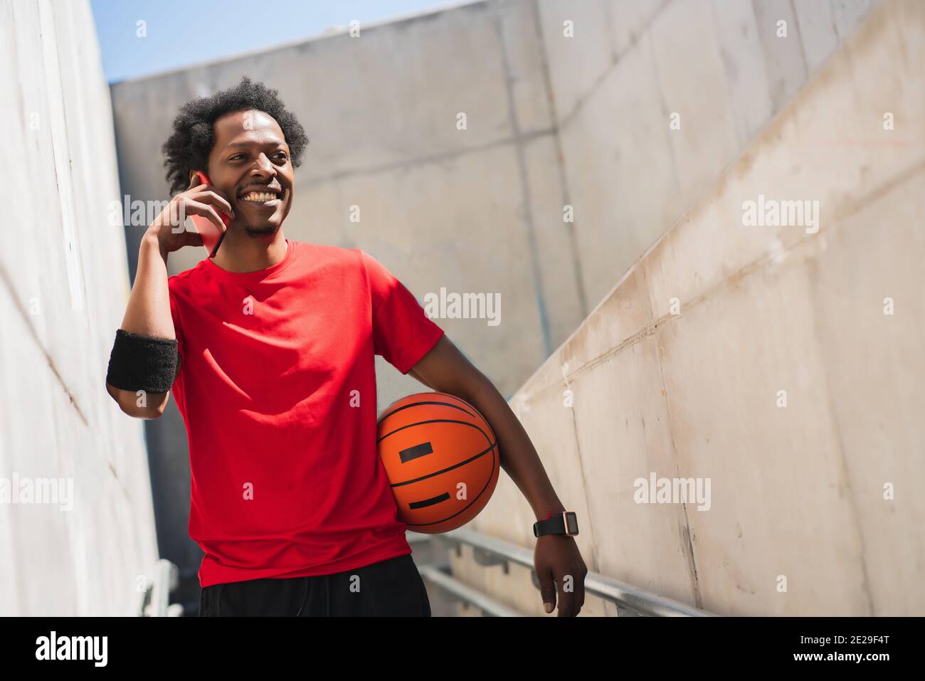 Basketball talking hi-res stock photography and images - Alamy