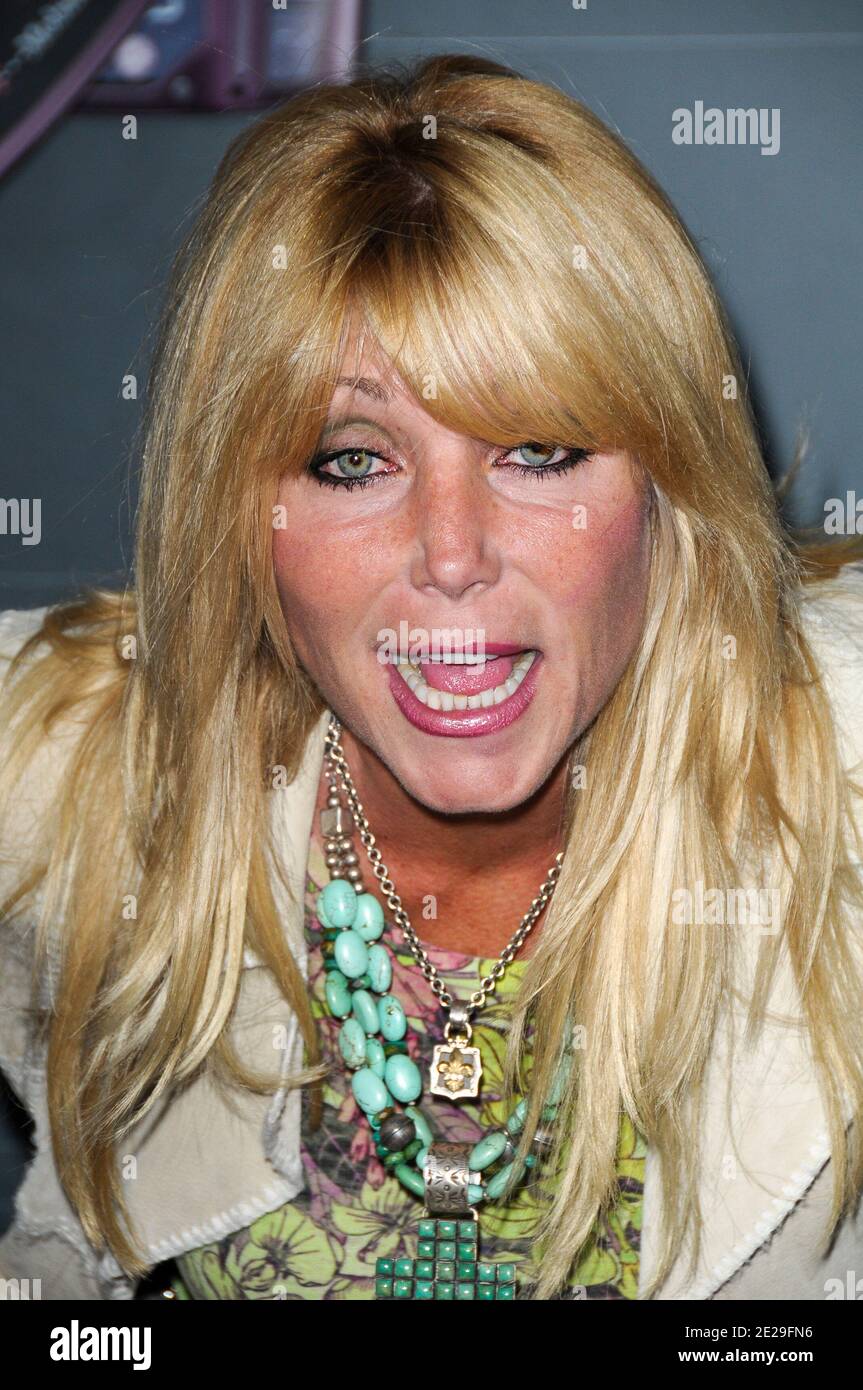 Pamela bach hasselhoff hi-res stock photography and images - Alamy