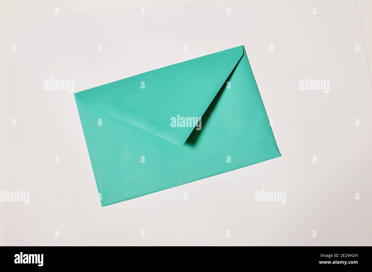 Open yellow envelope blank paper hi-res stock photography and images ...