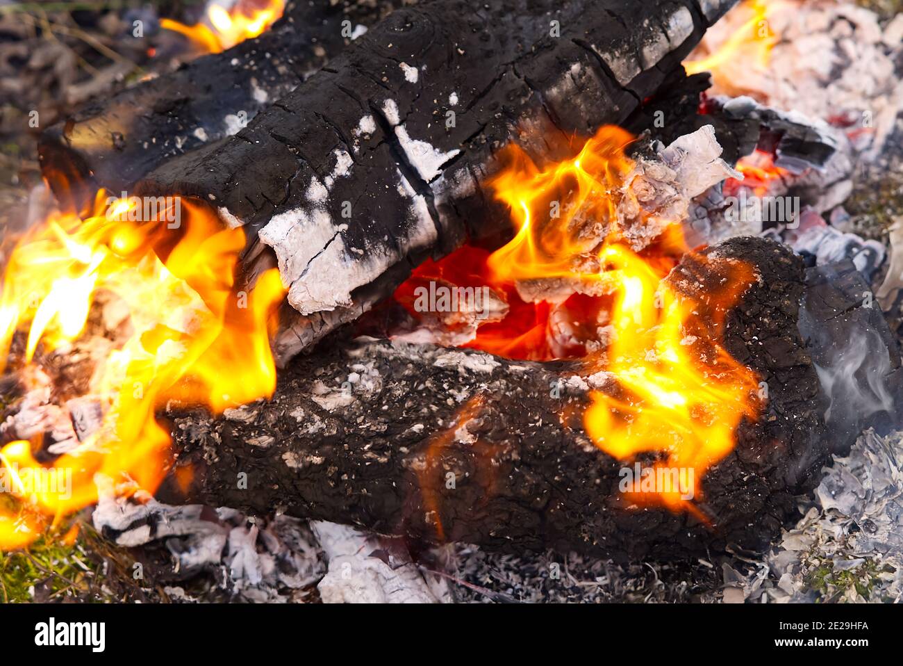 Campfire on ice hi-res stock photography and images - Alamy