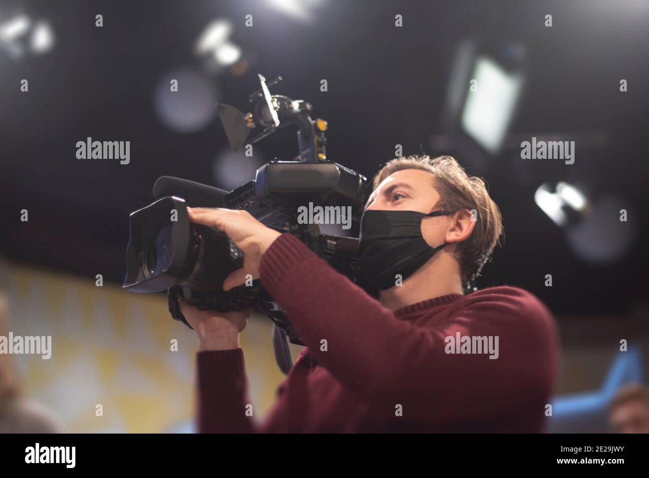 Cameraman with corona mask hi-res stock photography and images - Alamy
