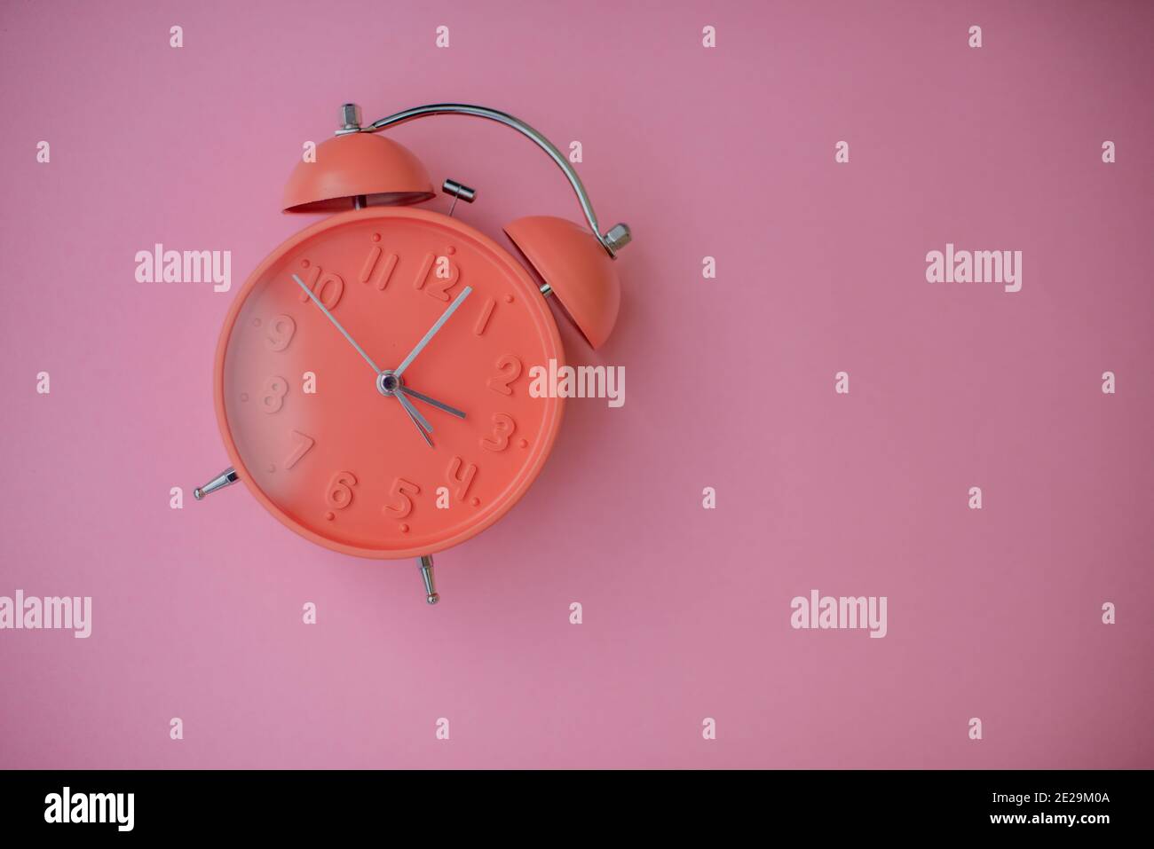 Vintage style clock hi-res stock photography and images - Alamy