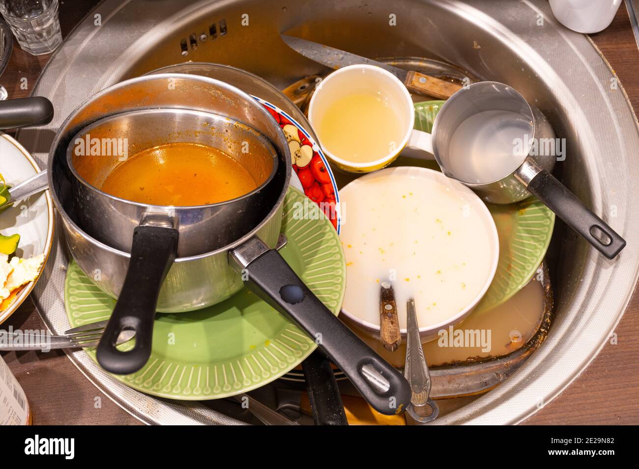 Dirty pots pans hi-res stock photography and images - Alamy