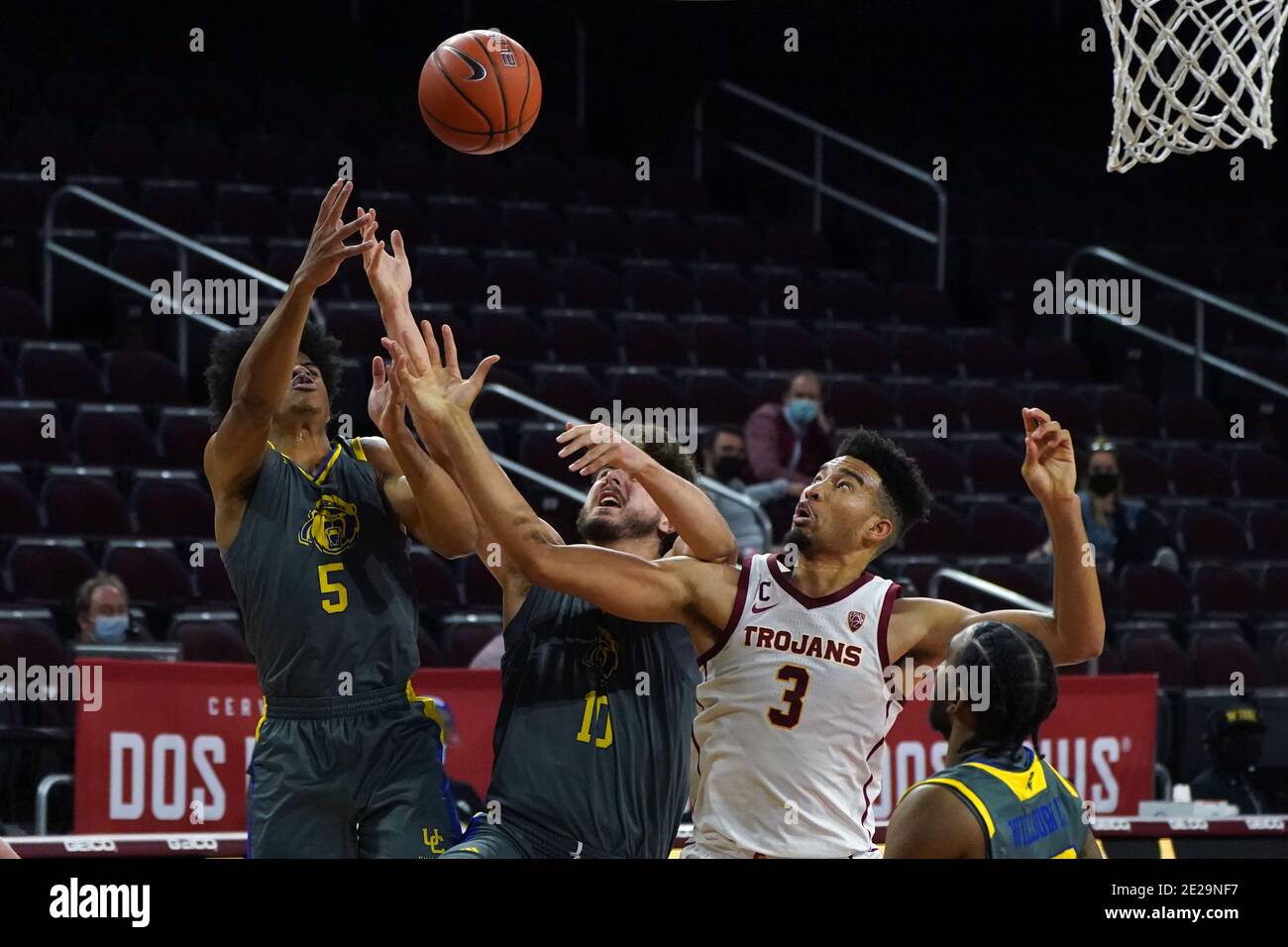UC Riverside Highlanders guard Zyon Pullin (5) and forward Oliver Hayes-Brown (10) battle for ...