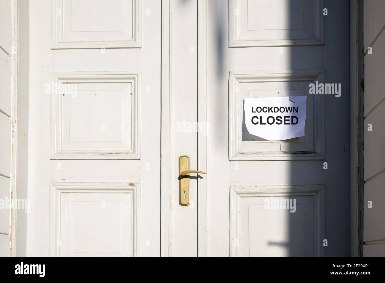 Commercial building closed hi-res stock photography and images - Alamy