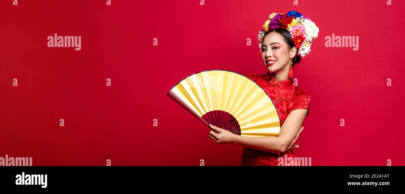 Qipao hi-res stock photography and images - Alamy