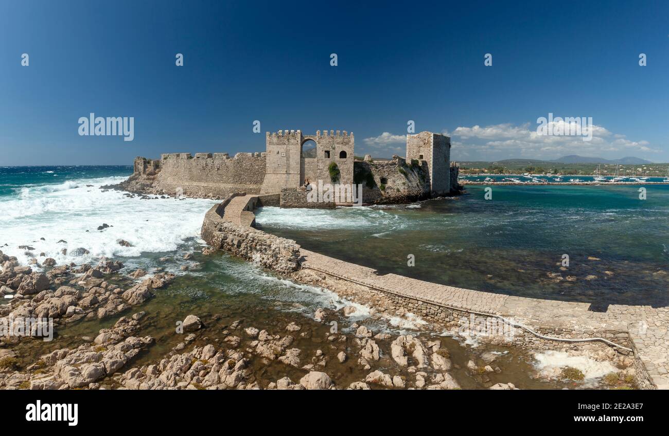 Medieval fortresses of greece hi-res stock photography and images - Alamy