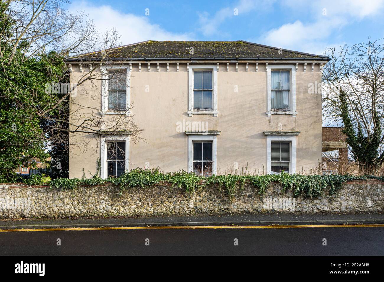 An empty abandoned house in need of decoration Stock Photo - Alamy
