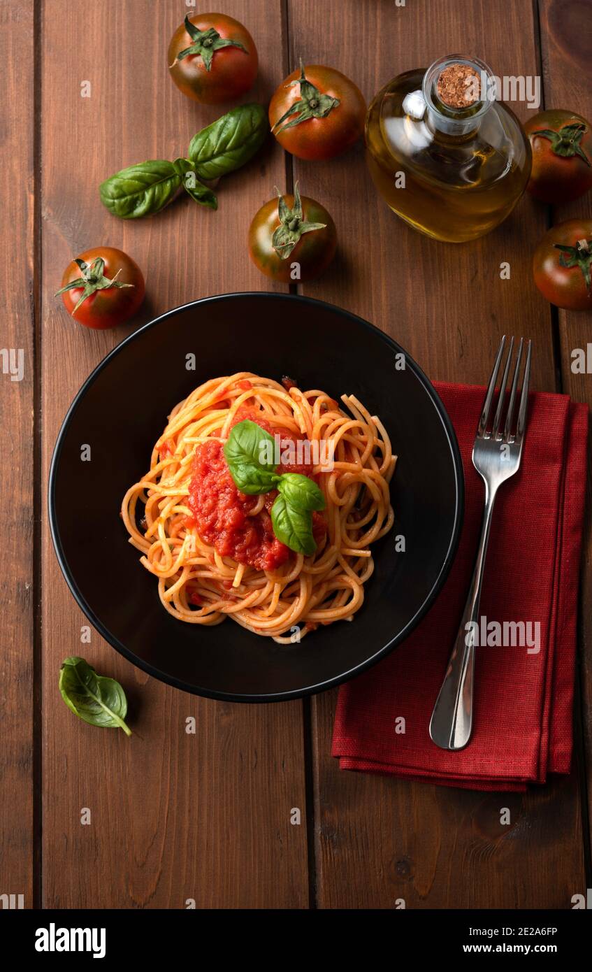 Tomato spaghetti hi-res stock photography and images - Alamy
