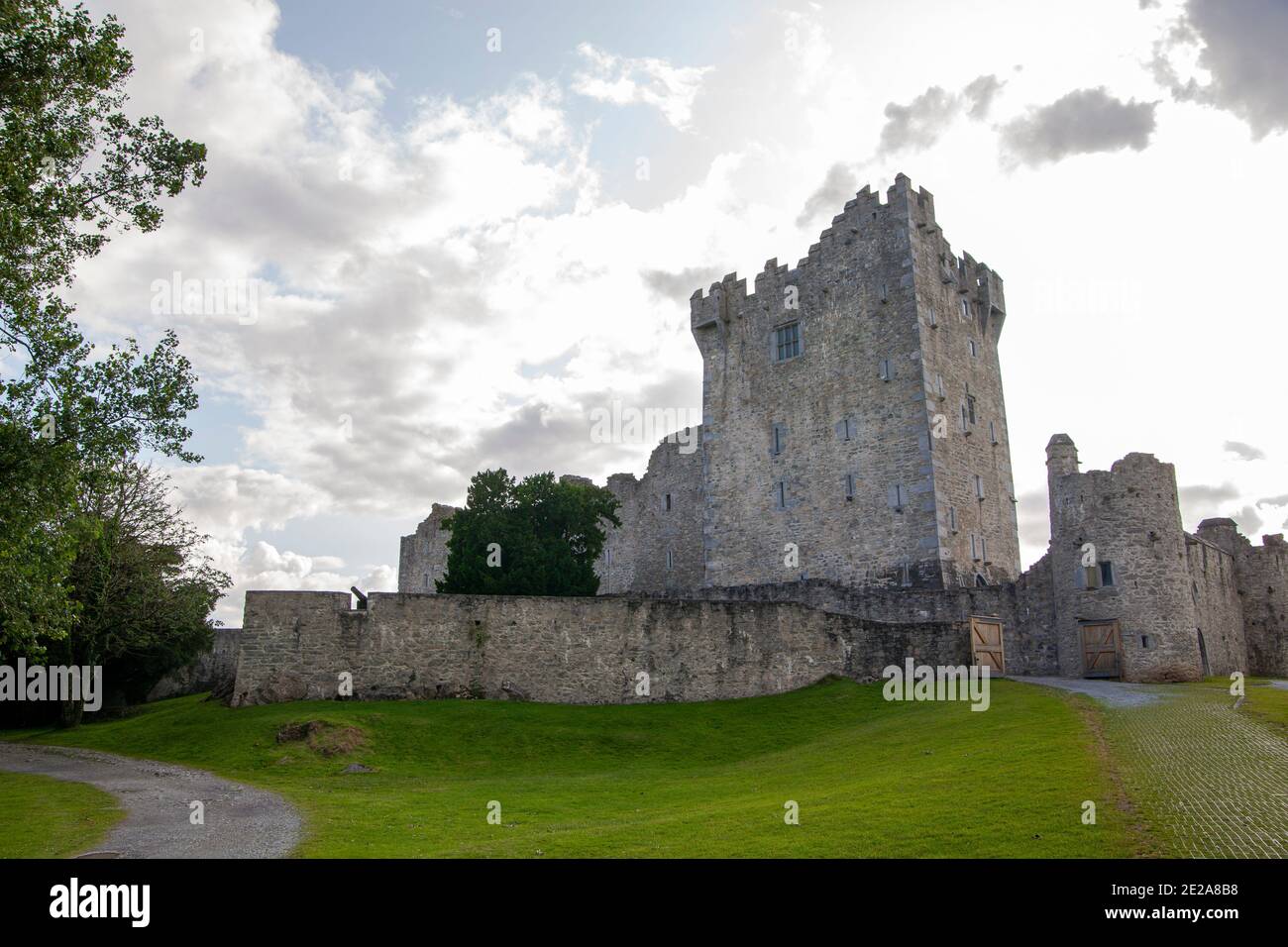View ross castle killarney county hi-res stock photography and images ...