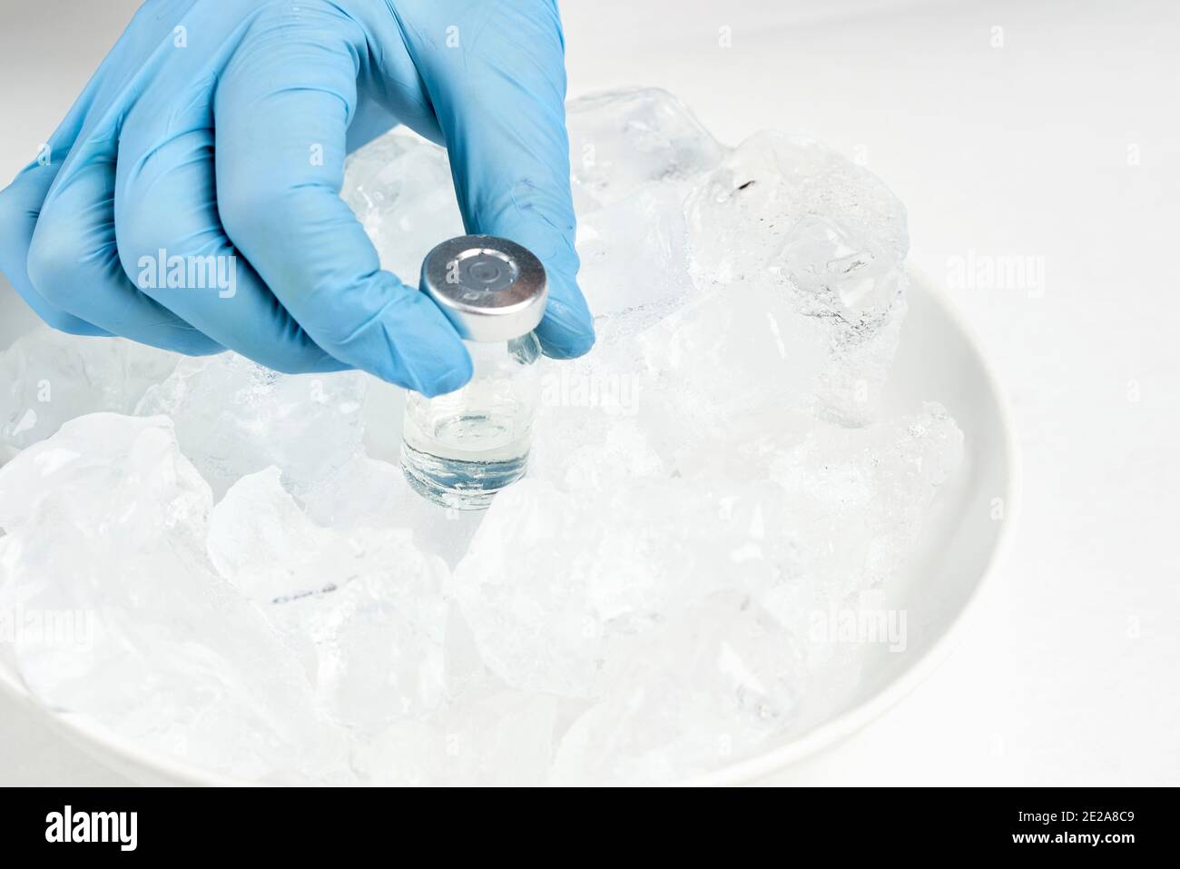 Vaccination storage hi-res stock photography and images - Alamy