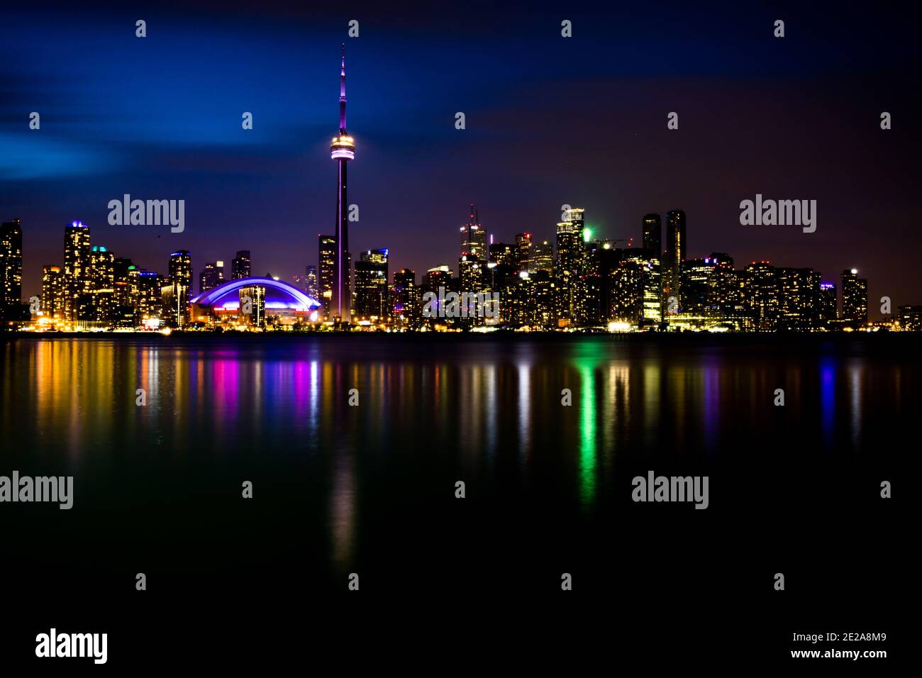 A photograph of the Toronto city skyline at night Stock Photo - Alamy