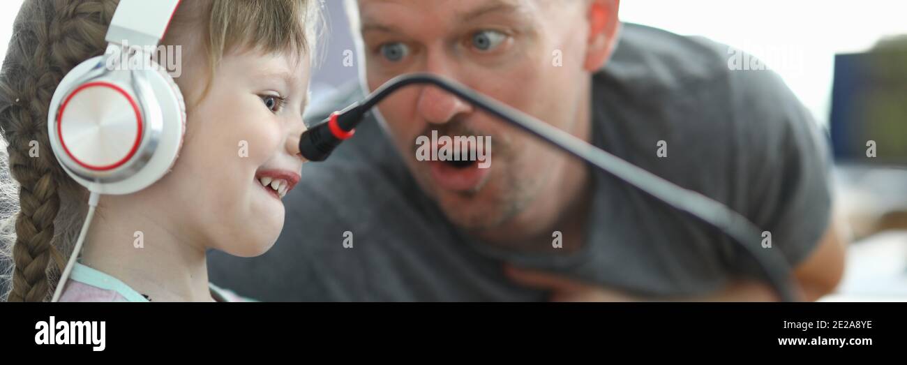 Daddy cartoons hi-res stock photography and images - Alamy