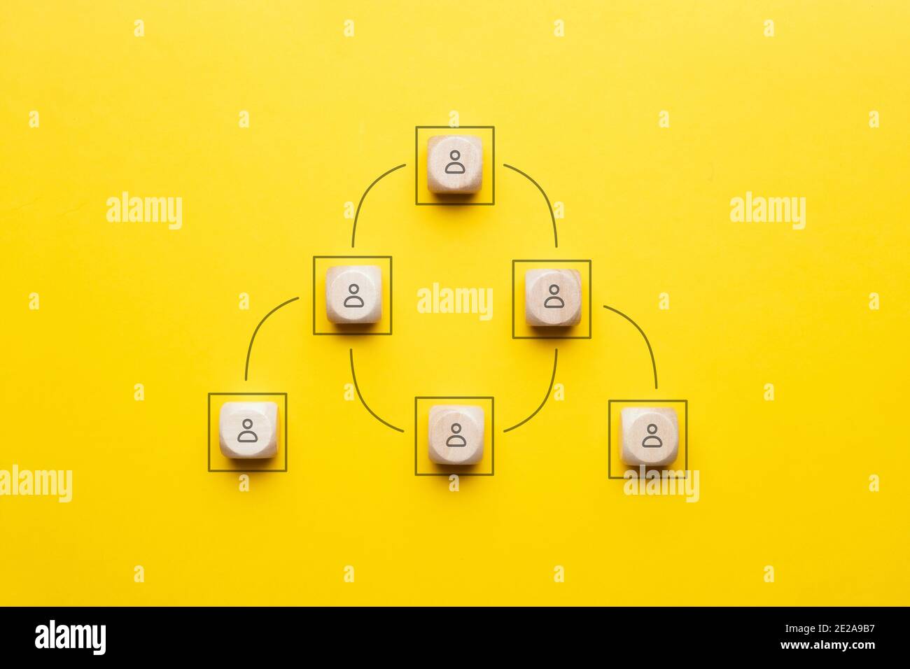 Chain of command hi-res stock photography and images - Alamy