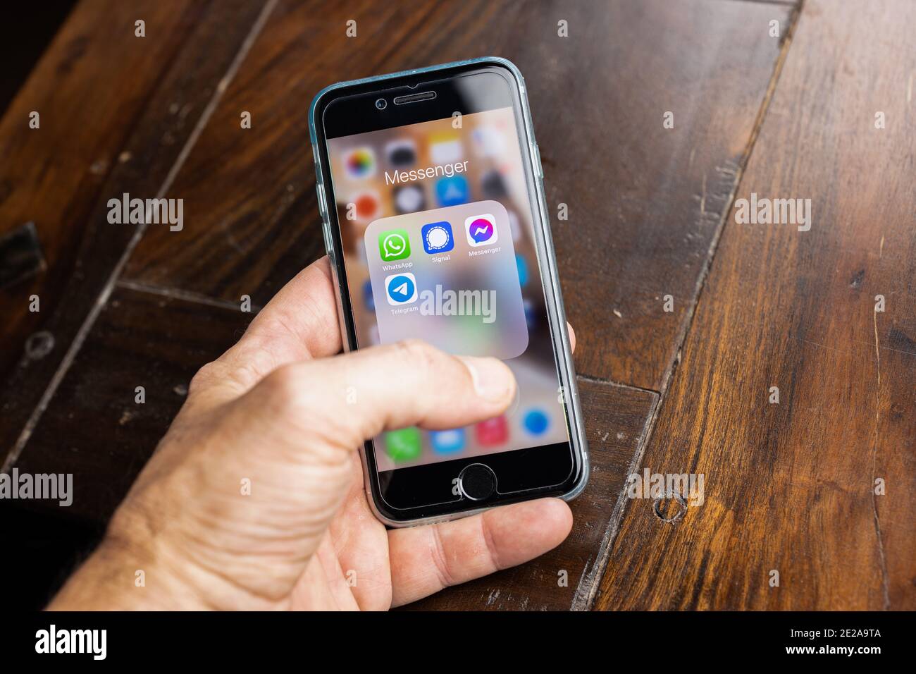 Telegram app hi-res stock photography and images - Alamy