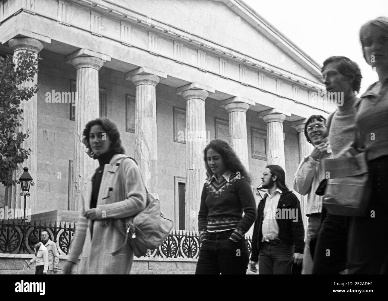 Bank woman 1970s hi-res stock photography and images - Alamy