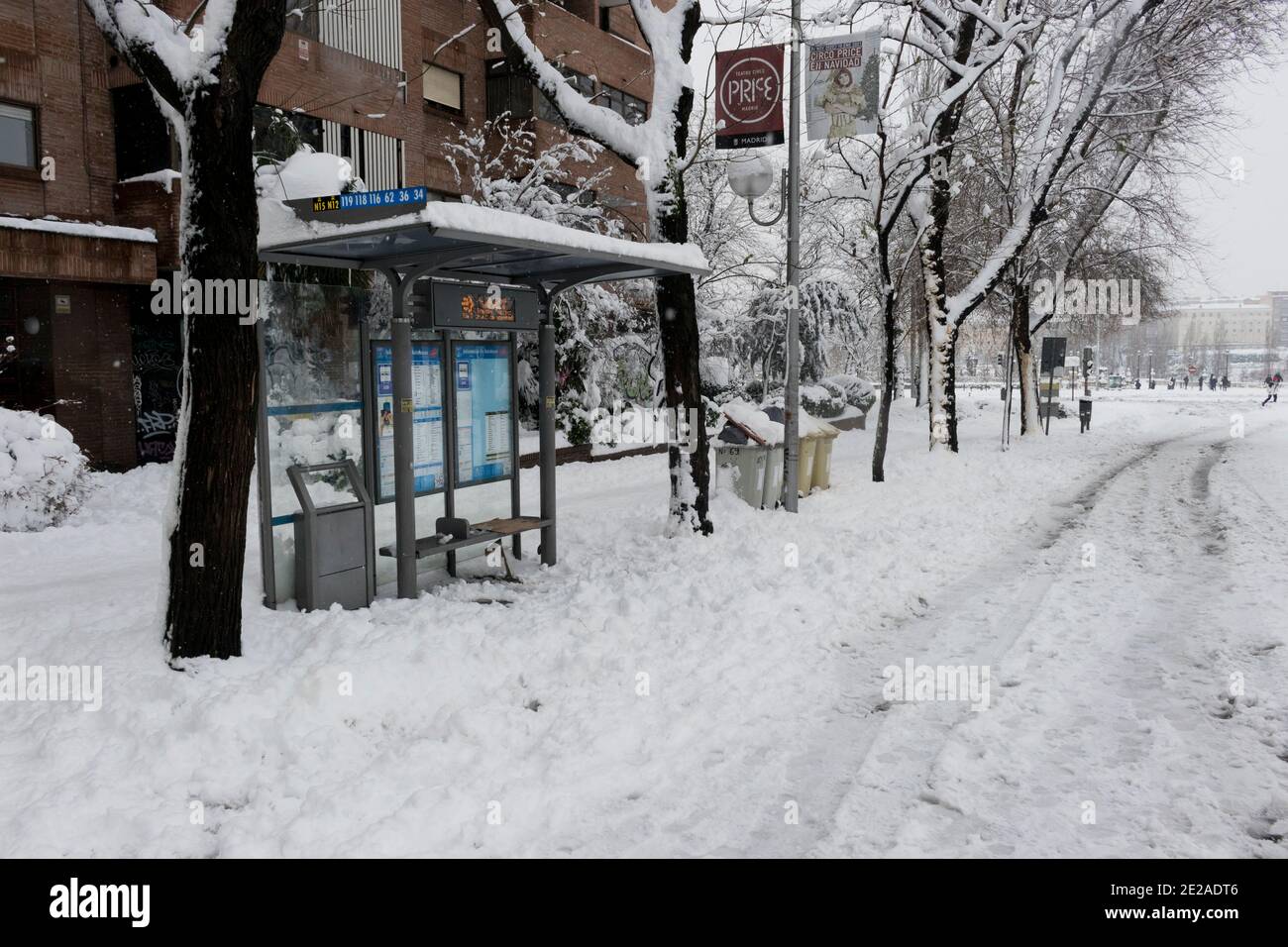 Empty bus stop hi-res stock photography and images - Alamy