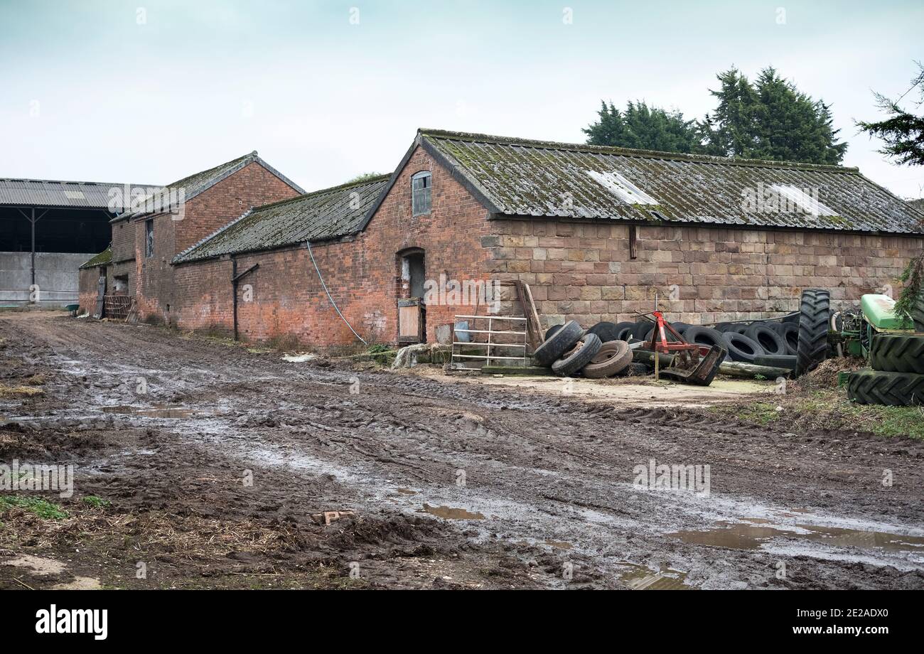 Messy farm buildings hi-res stock photography and images - Alamy