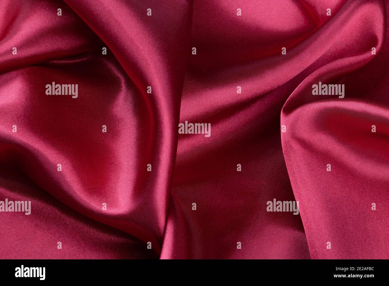 Red satin sheet hi-res stock photography and images - Alamy