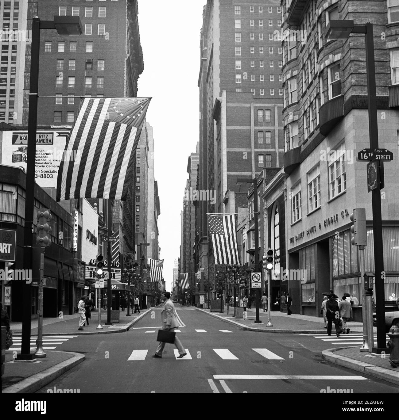 1970s urban scene Black and White Stock Photos & Images - Alamy