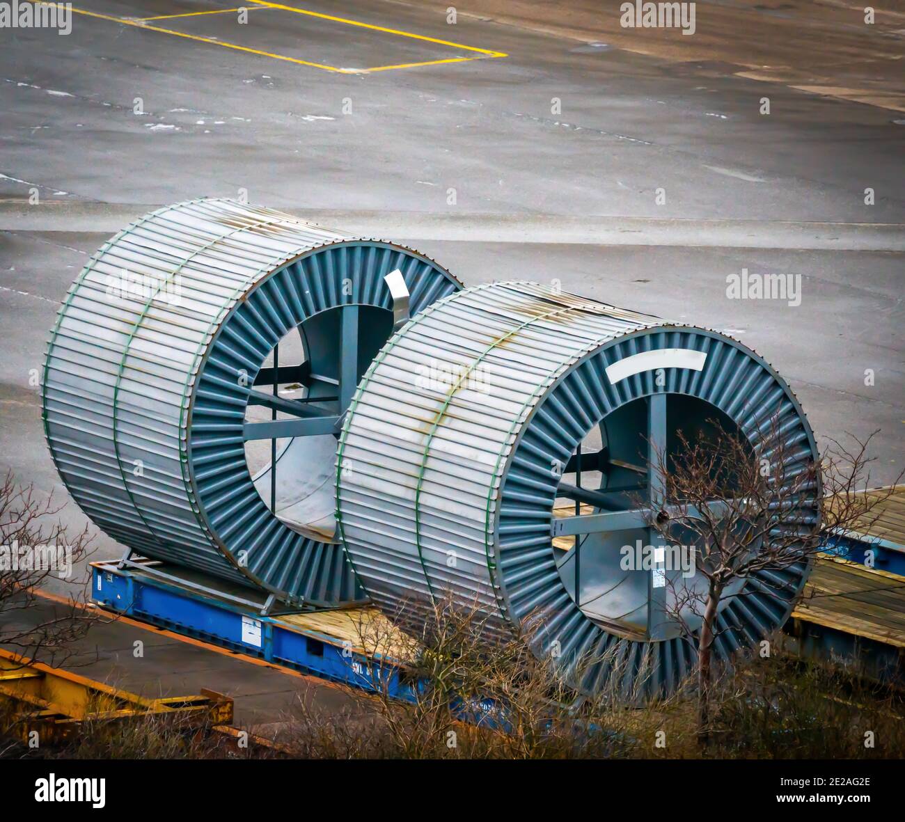 Cable drum transport hi-res stock photography and images - Alamy