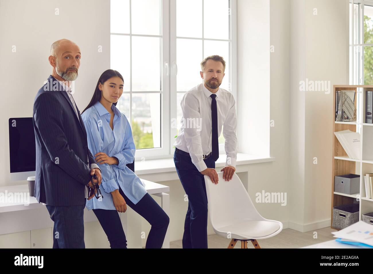 Diverse group stands together hi-res stock photography and images - Alamy