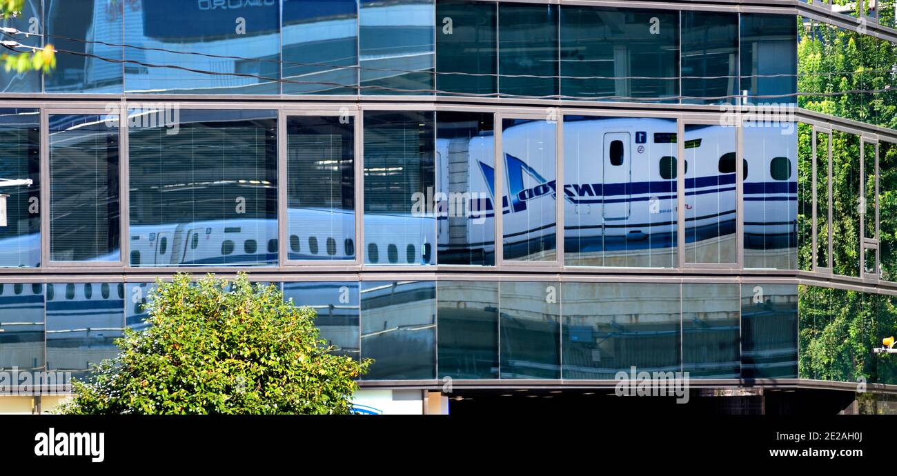 Nozomi shinkansen hi-res stock photography and images - Alamy