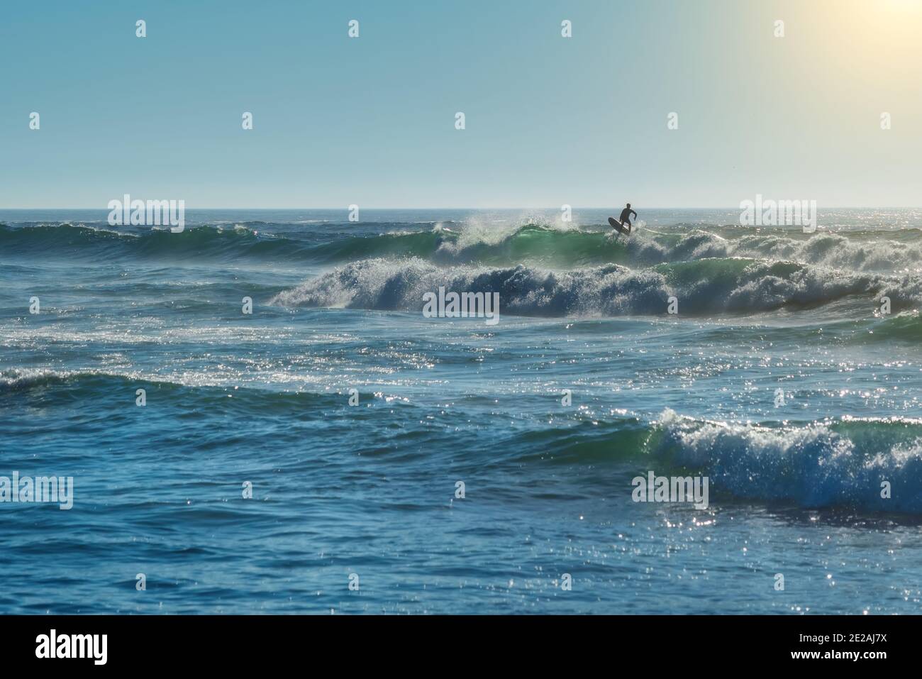 Crest of a wave hi-res stock photography and images - Alamy