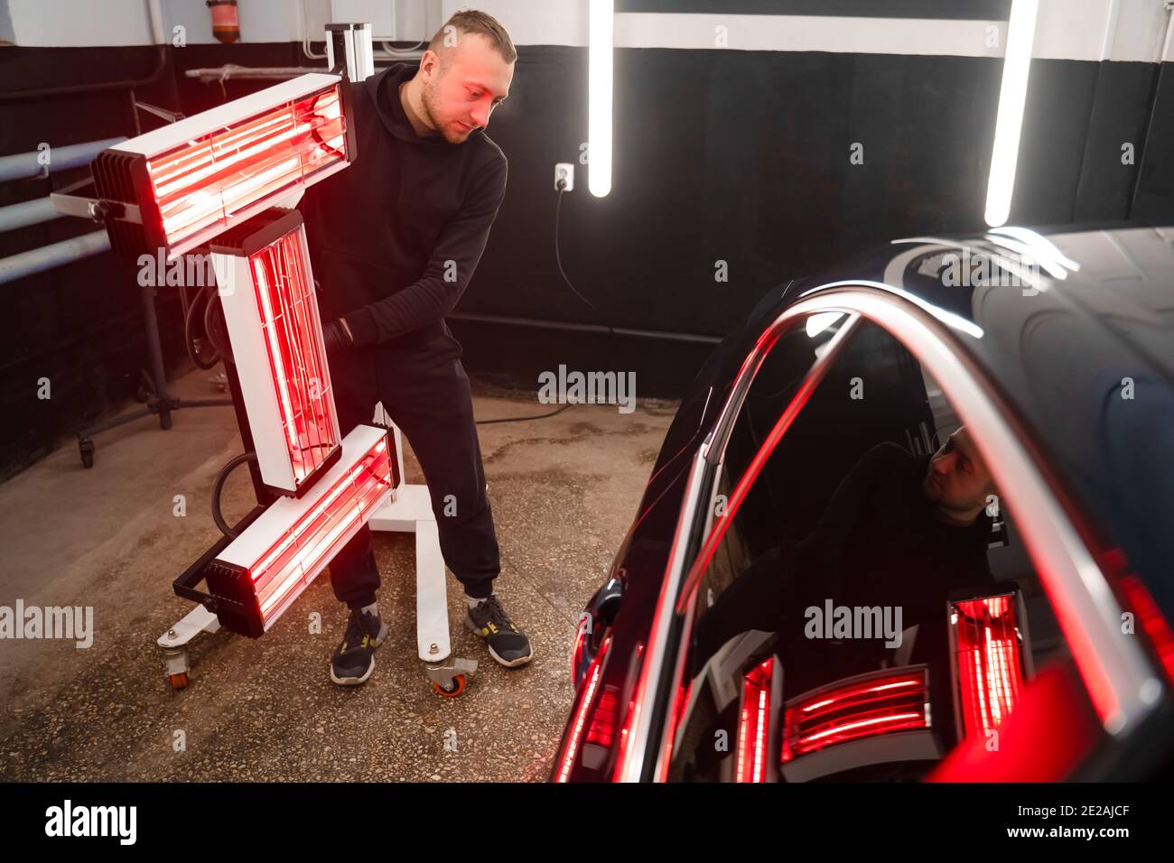 Car detailing studio hi-res stock photography and images - Alamy