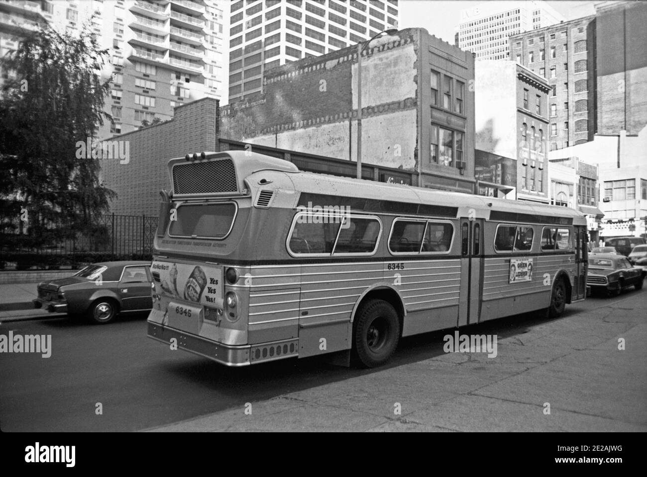 Usa 1970s street Black and White Stock Photos & Images - Alamy