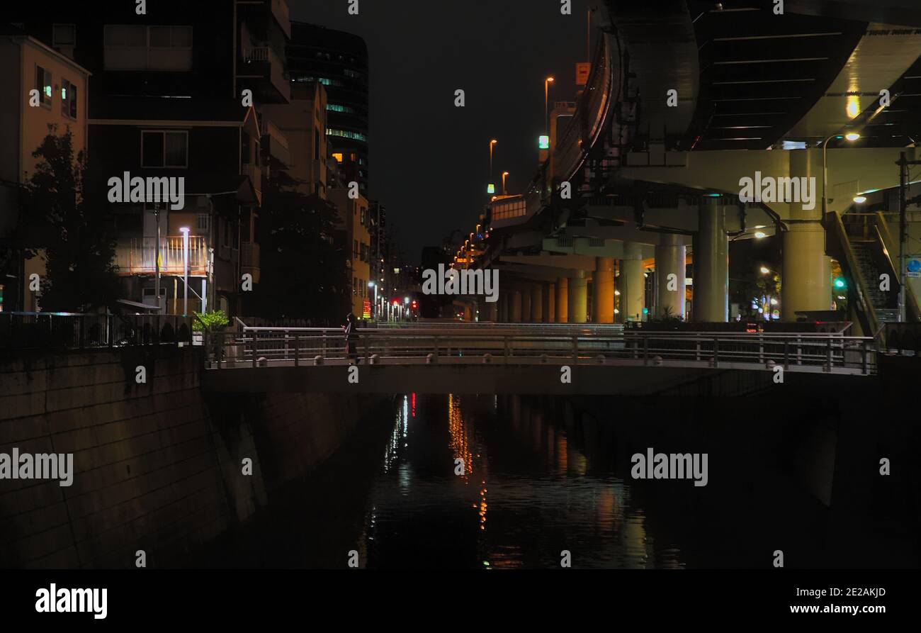 Woman walking alone dark night hi-res stock photography and images - Alamy