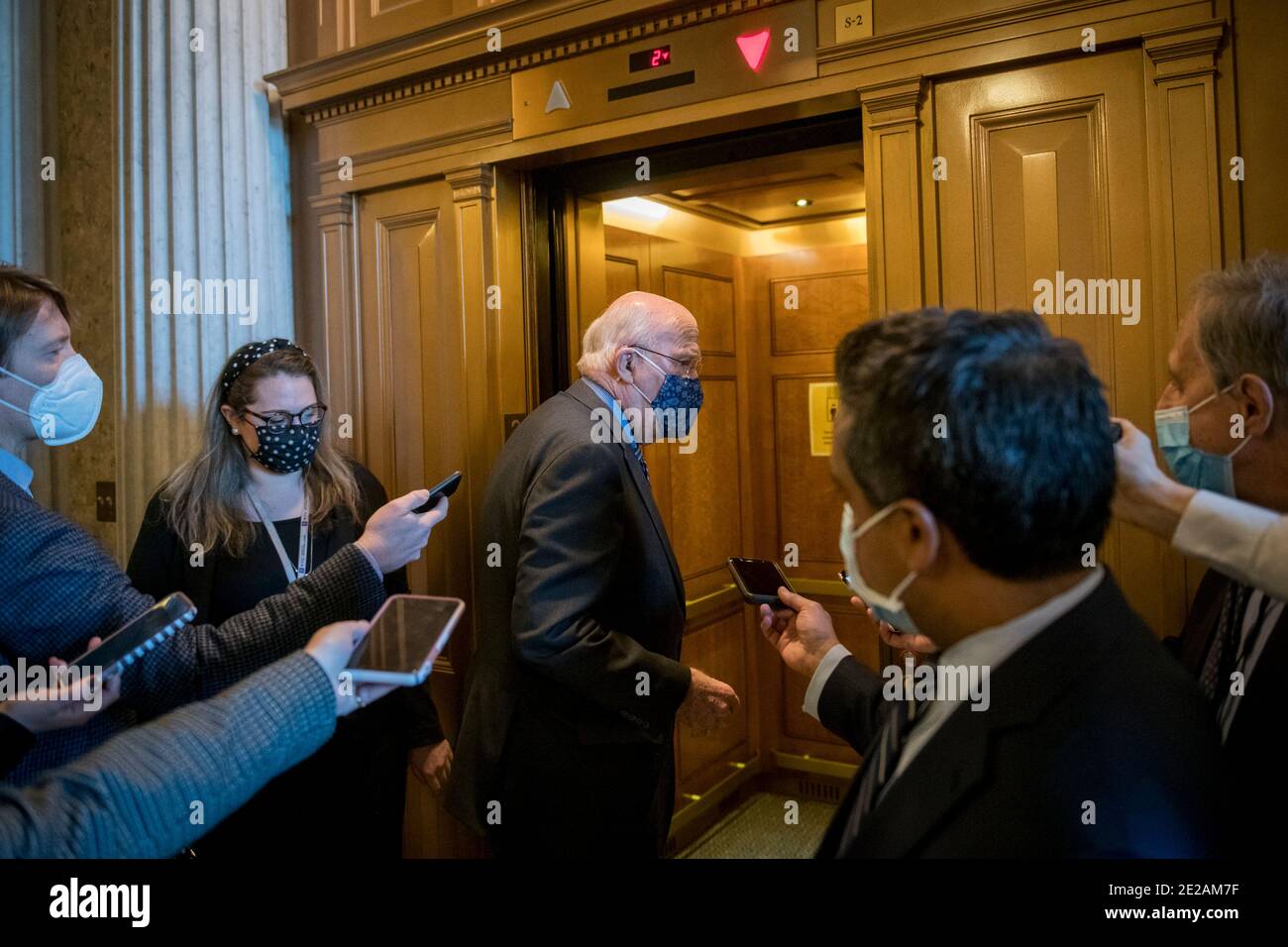 Talk in elevator hi-res stock photography and images - Alamy