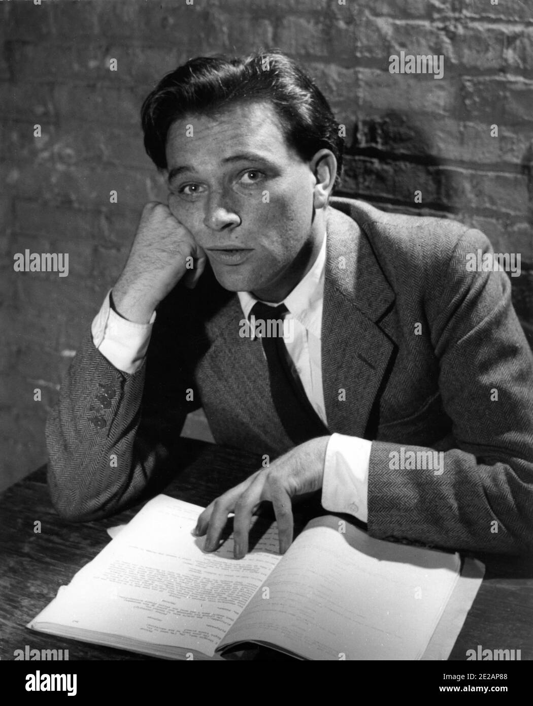 Young richard burton hi-res stock photography and images - Alamy
