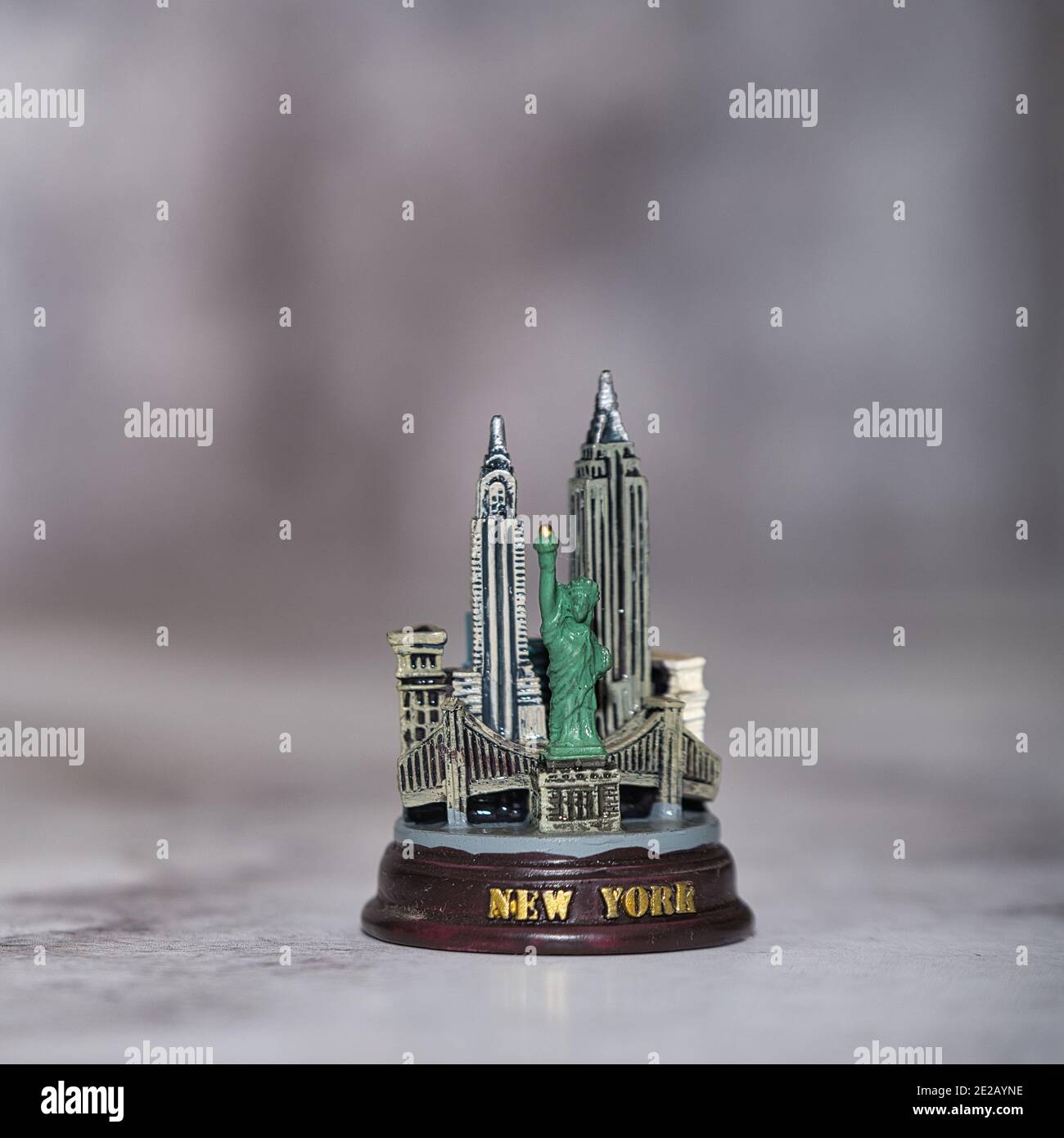 Small souvenir with New York symbols on it Stock Photo - Alamy