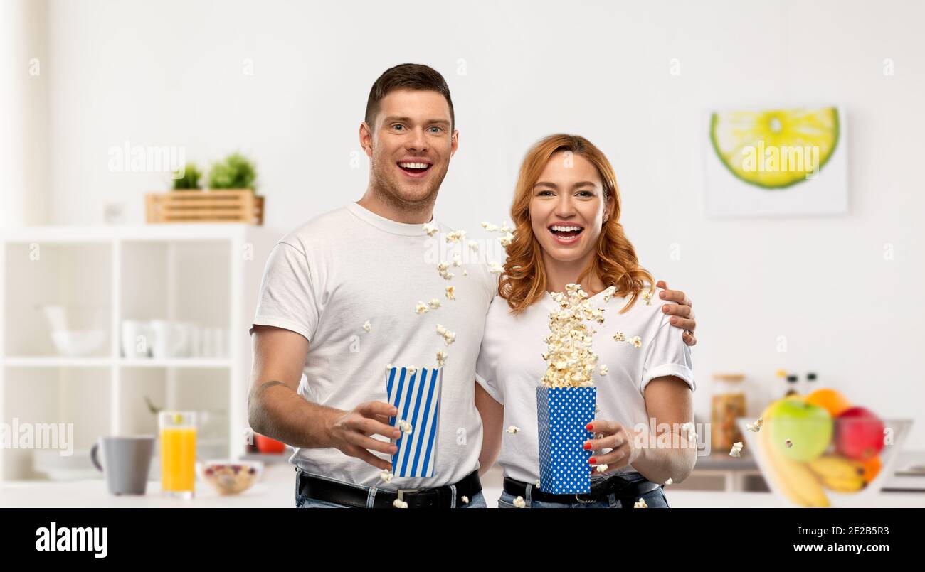 Two popcorn bucket hi-res stock photography and images - Alamy