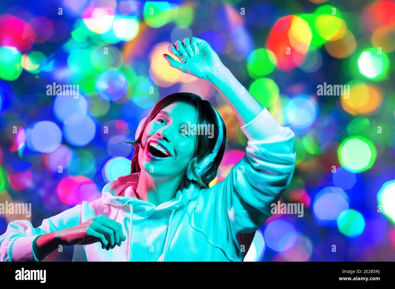 Neon girl dancing hi-res stock photography and images - Alamy