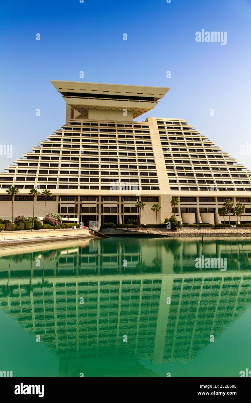 Qatar, Doha, West Bay, Sheraton Doha Resort & Convention Hotel Stock ...