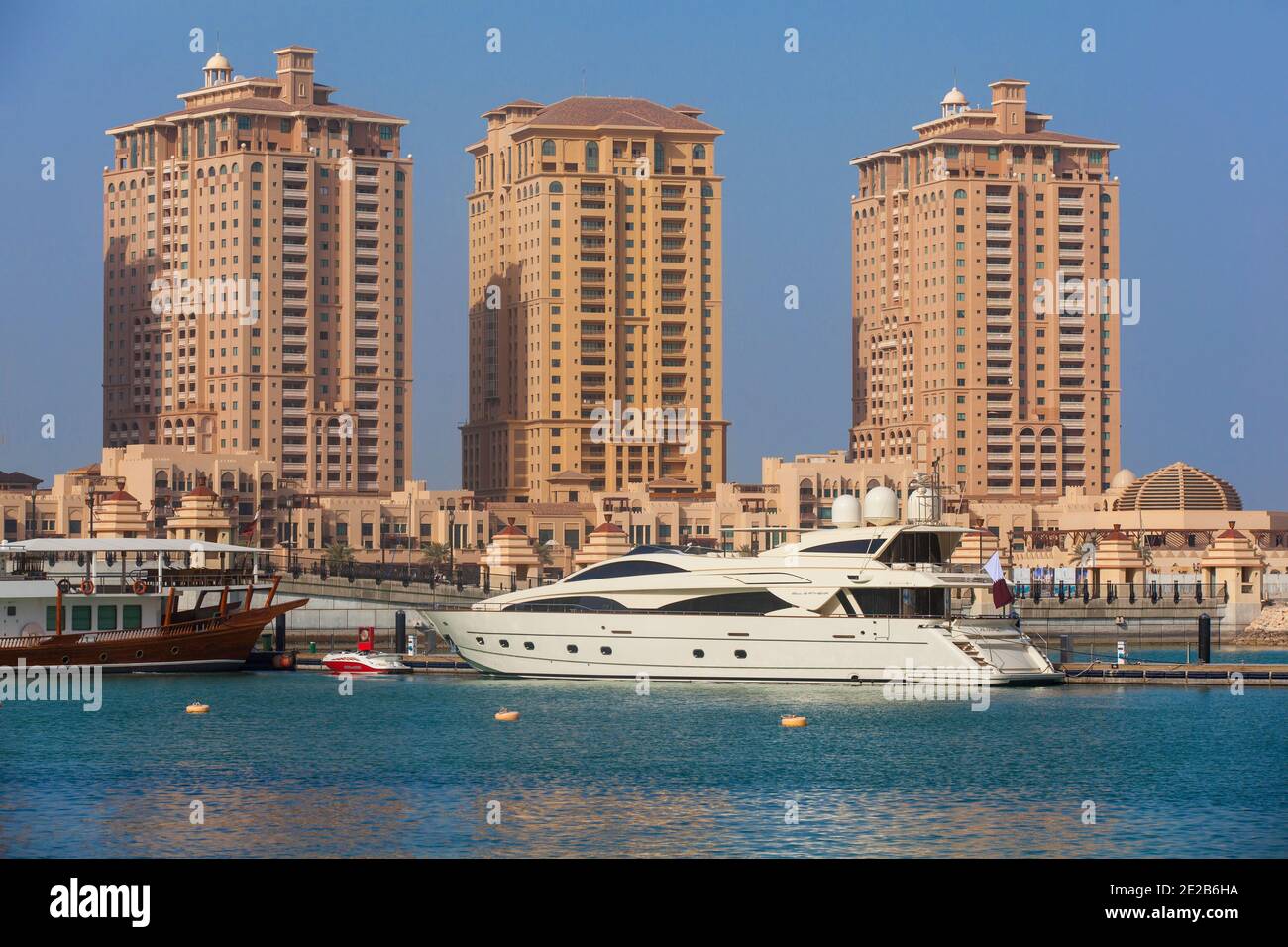 Doha qatar dock hi-res stock photography and images - Alamy